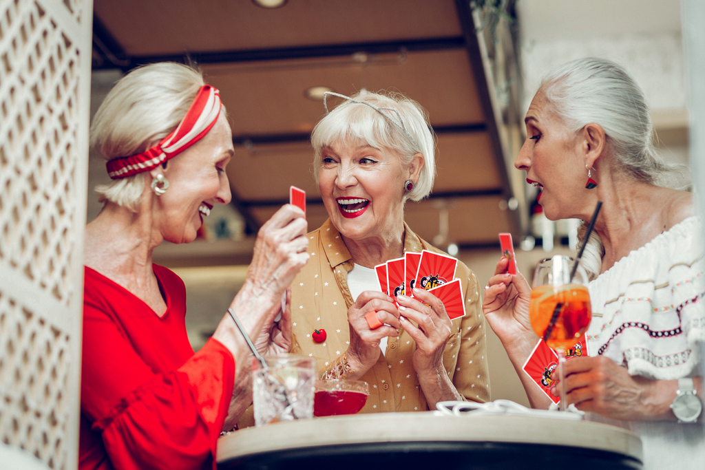 How to Play Canasta - the Ultimate Modern American Canasta Instruction ...